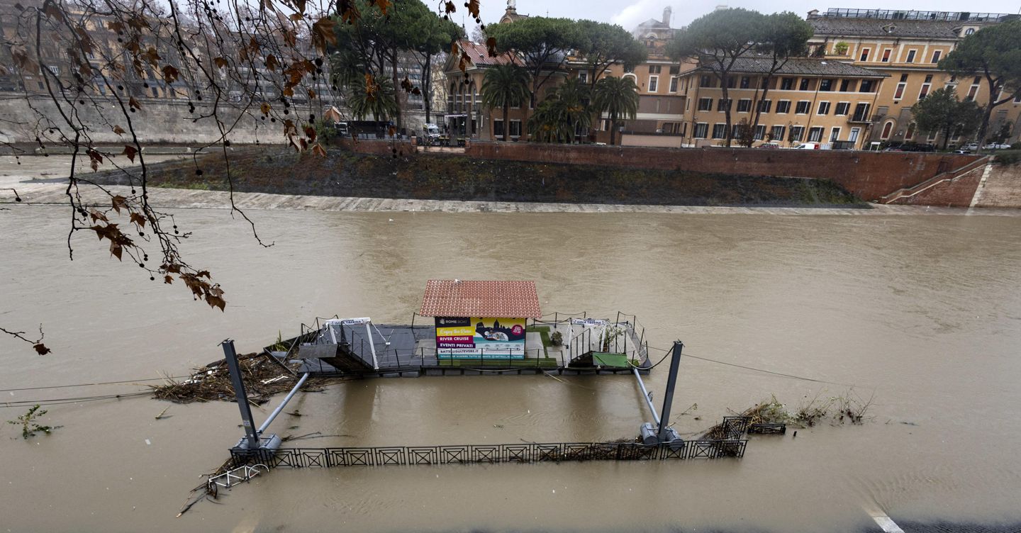Allerta rossa nel Lazio nel bacino dell’Aniene. «Rimanete a casa»
