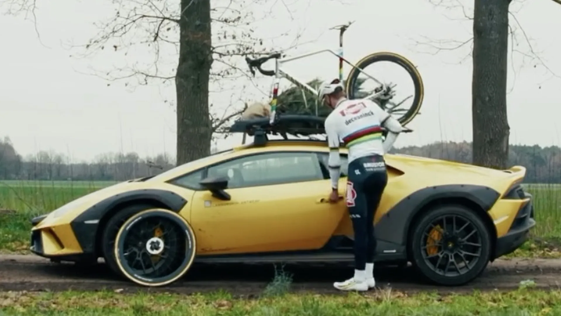 Mathieu van der Poel schittert met nieuwe Lamborghini Huracán Sterrato ...
