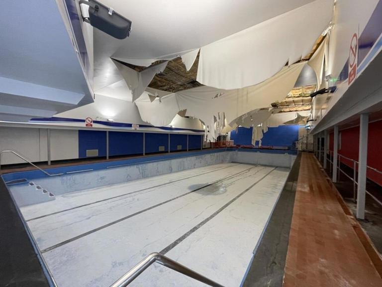 Batley Baths: Historic town centre building to go under the hammer ...