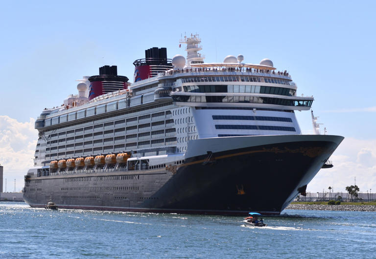 Why didn't overboard alarms go off when child fell off Disney ship?