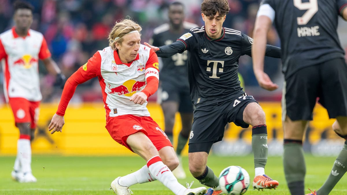 Kurioses Tor: FC Bayern duselt sich zur Führung