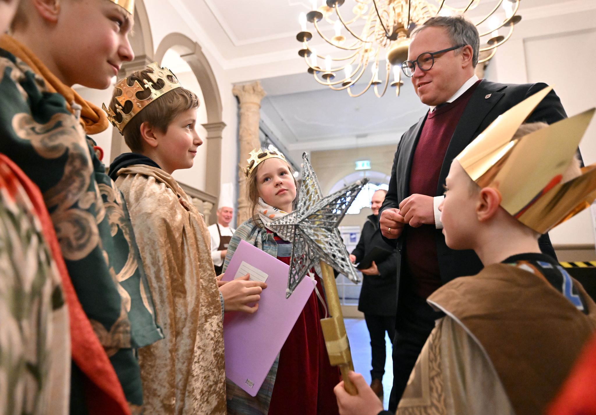 «Schule statt Fabrik» – Sternsinger besuchen Staatskanzlei