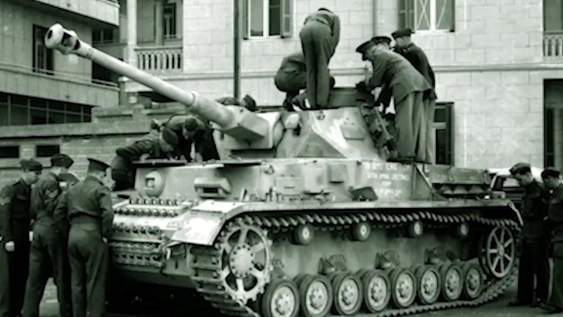 Inside the WWII Sherman 105