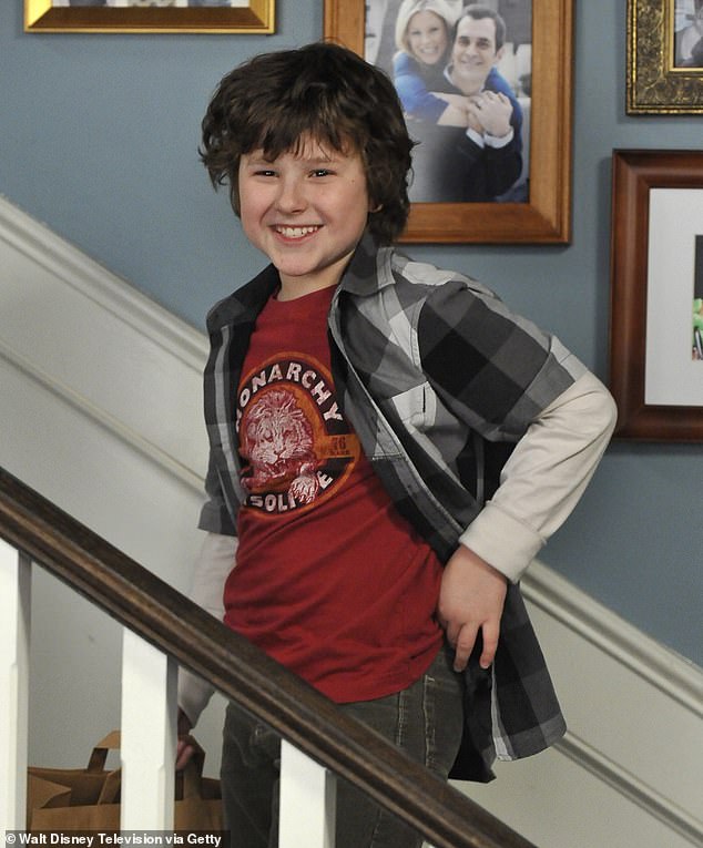Modern Family star Nolan Gould stuns fans with unrecognizable new look ...
