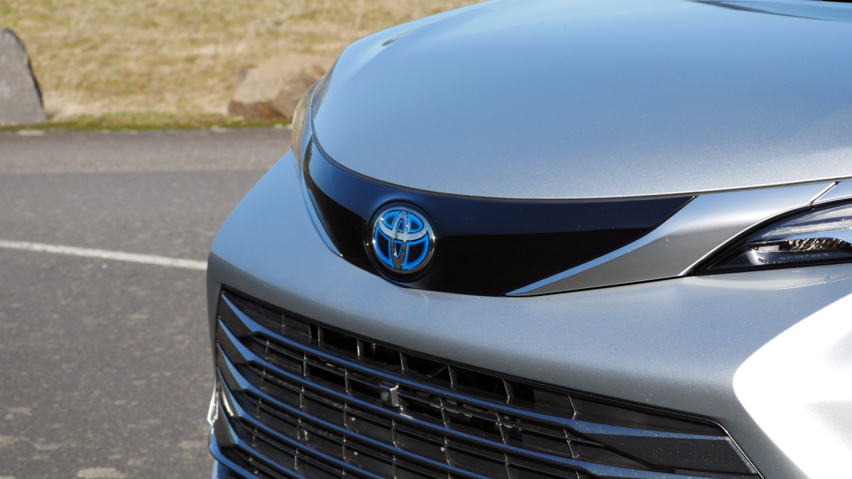 Toyota’s bet on hybrids is winning in the US