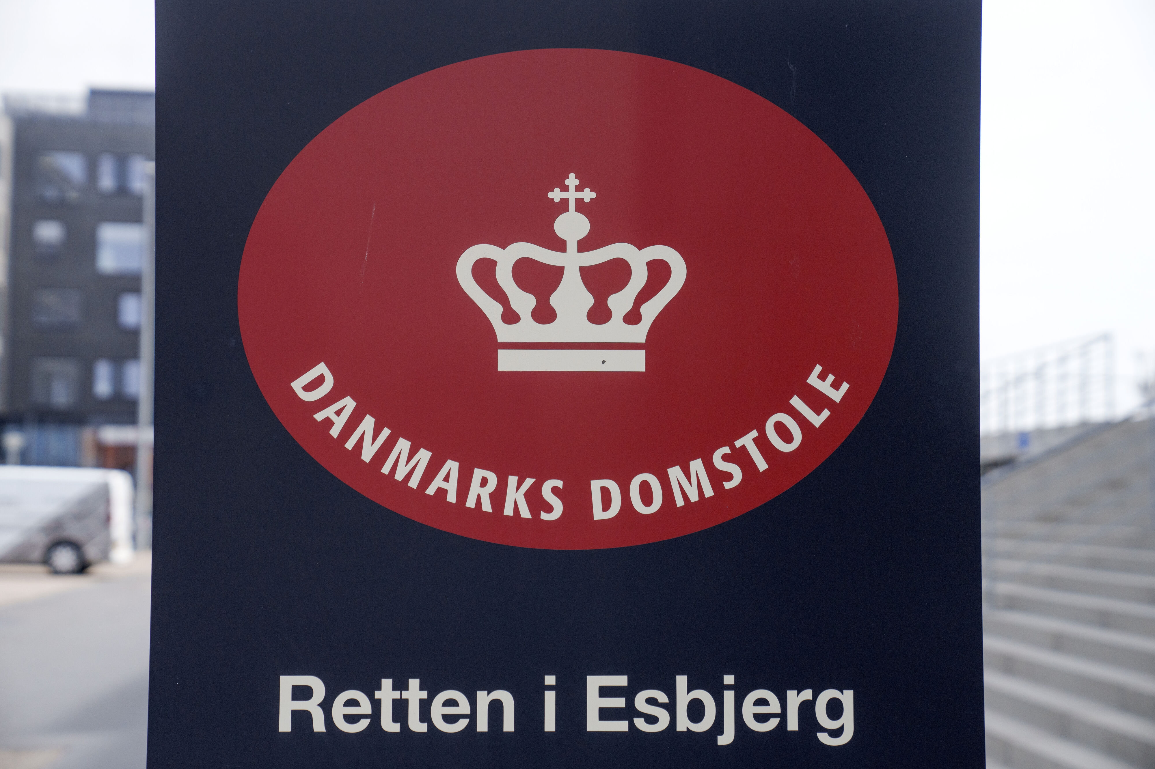 Sexshop-ejer idømt fængsel for ulovlige piller og kopicigaretter