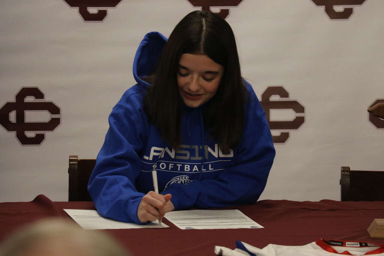 Cass City's Brynn Pallas signs with Lansing Community College softball ...