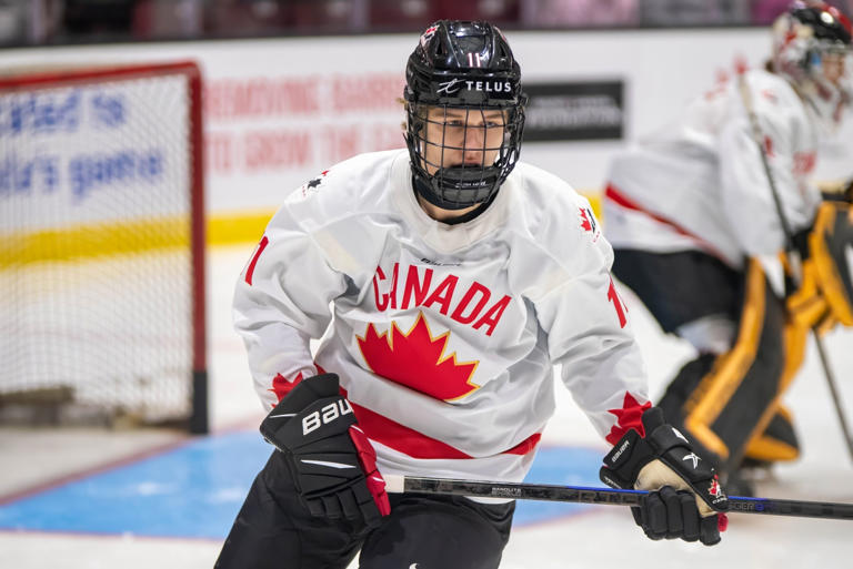 Top 2026 NHL draft prospect Tynan Lawrence leaves USHL, joins Boston ...
