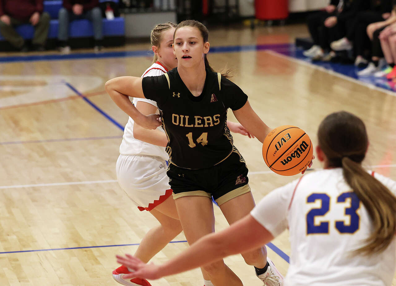 Monday girls basketball: Gray gets to No. 2 in Jersey win over Birds