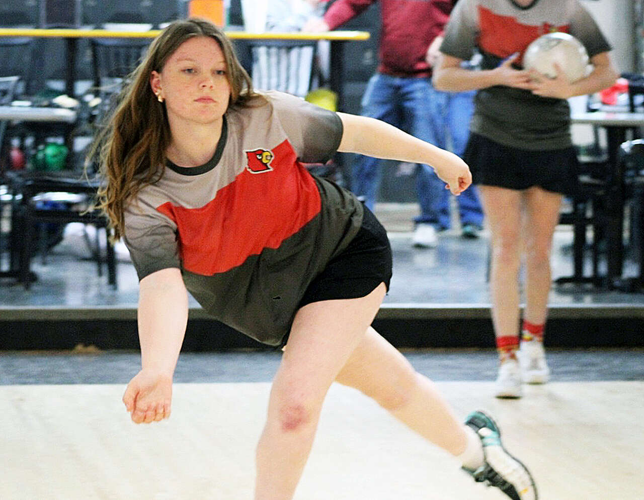 Jillian Dwiggins rolls career-best 757, Alton bowlers rout West