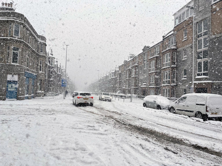 UK weather live: London hit by snow before Storm Goretti warnings hit