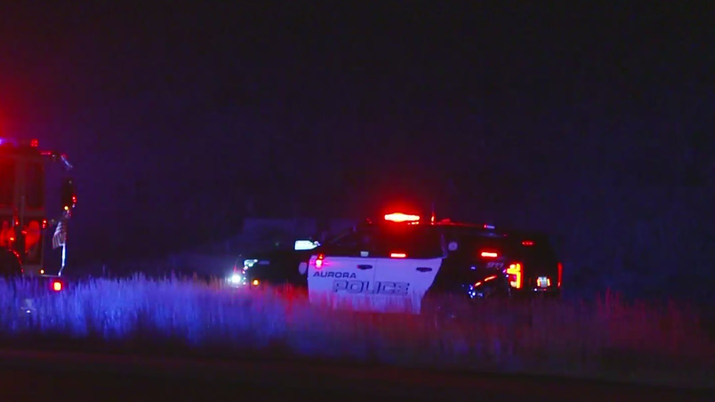 Firefighters battle fire overnight in Aurora