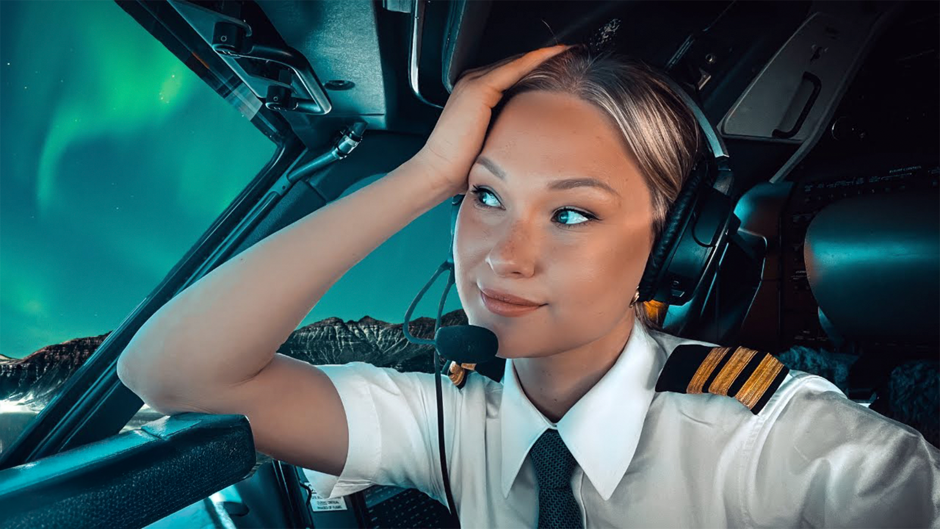 Keflavik Airport | Cockpit view | Life of an airline pilot