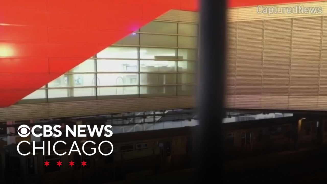 No one in custody after 2 people are stabbed at CTA Red Line stop