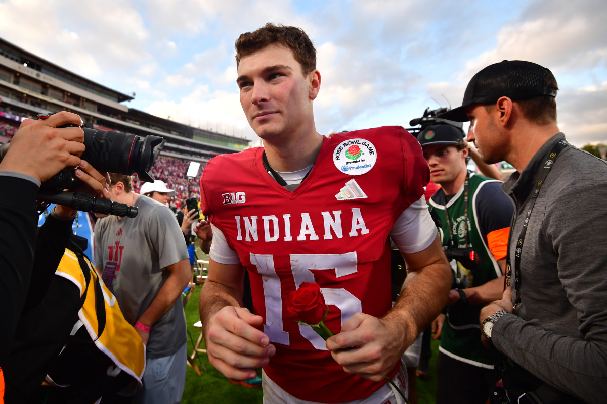 Former Indiana quarterback not happy with '60 Minutes'