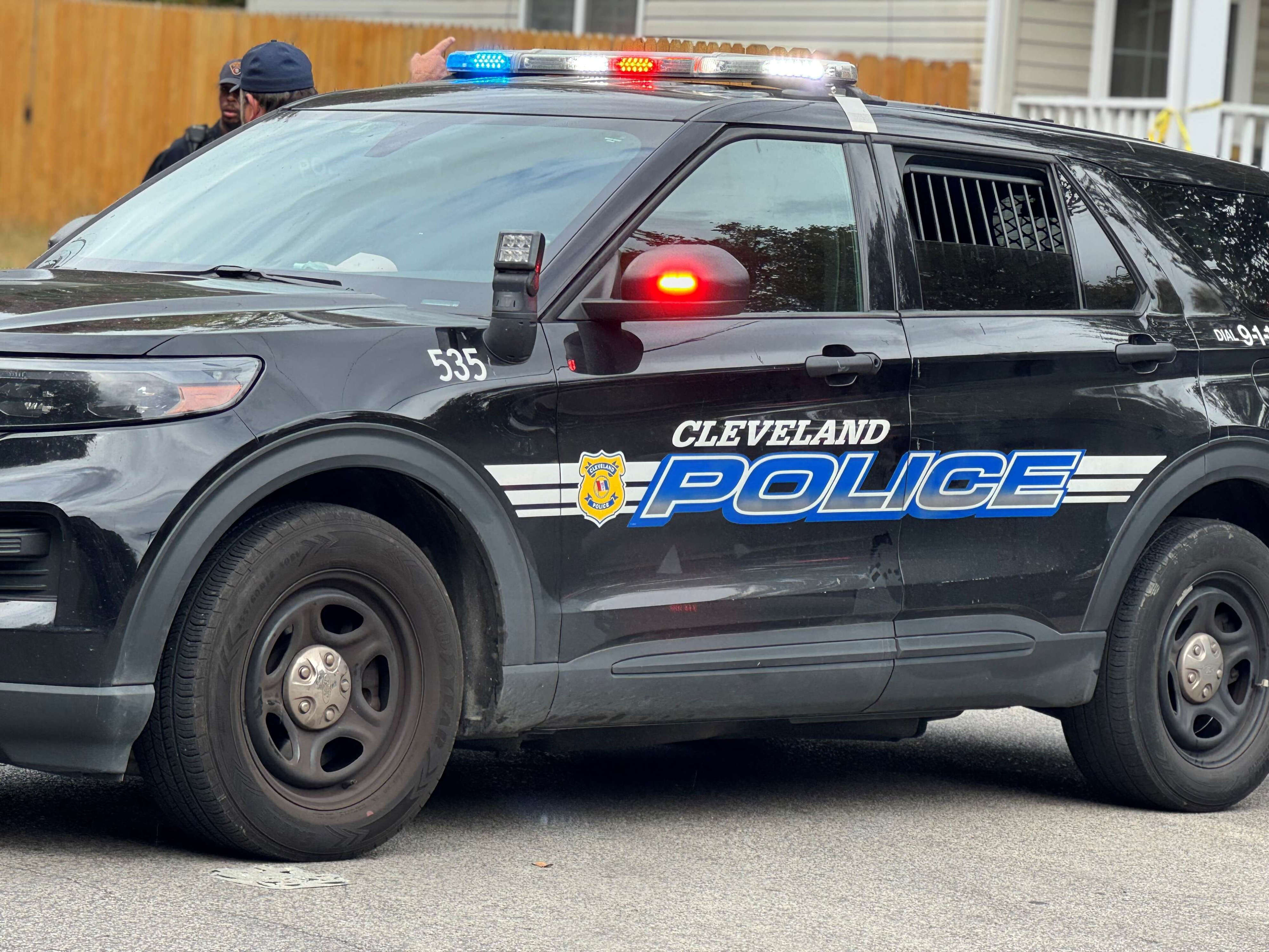 Cleveland man dies after being shot in car then walking to hospital: Police