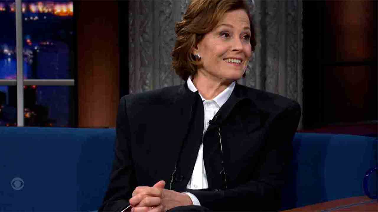 A Beatles rajongója, Sigourney Weaver a John Lennonnak küldött ...