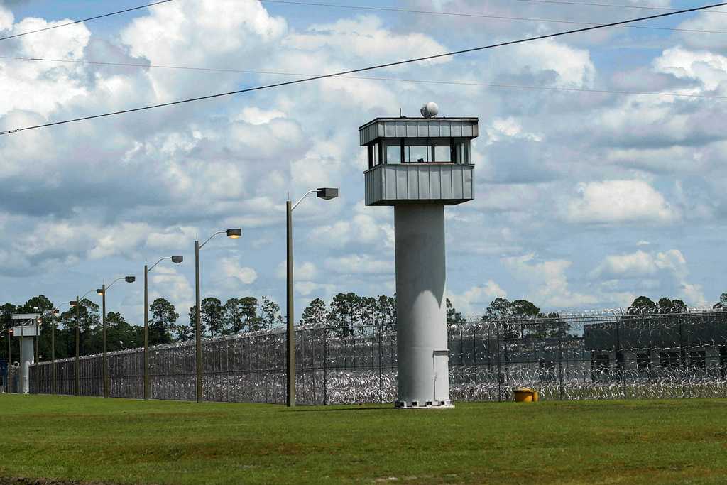 Florida awaiting federal approval for 3rd immigration detention center