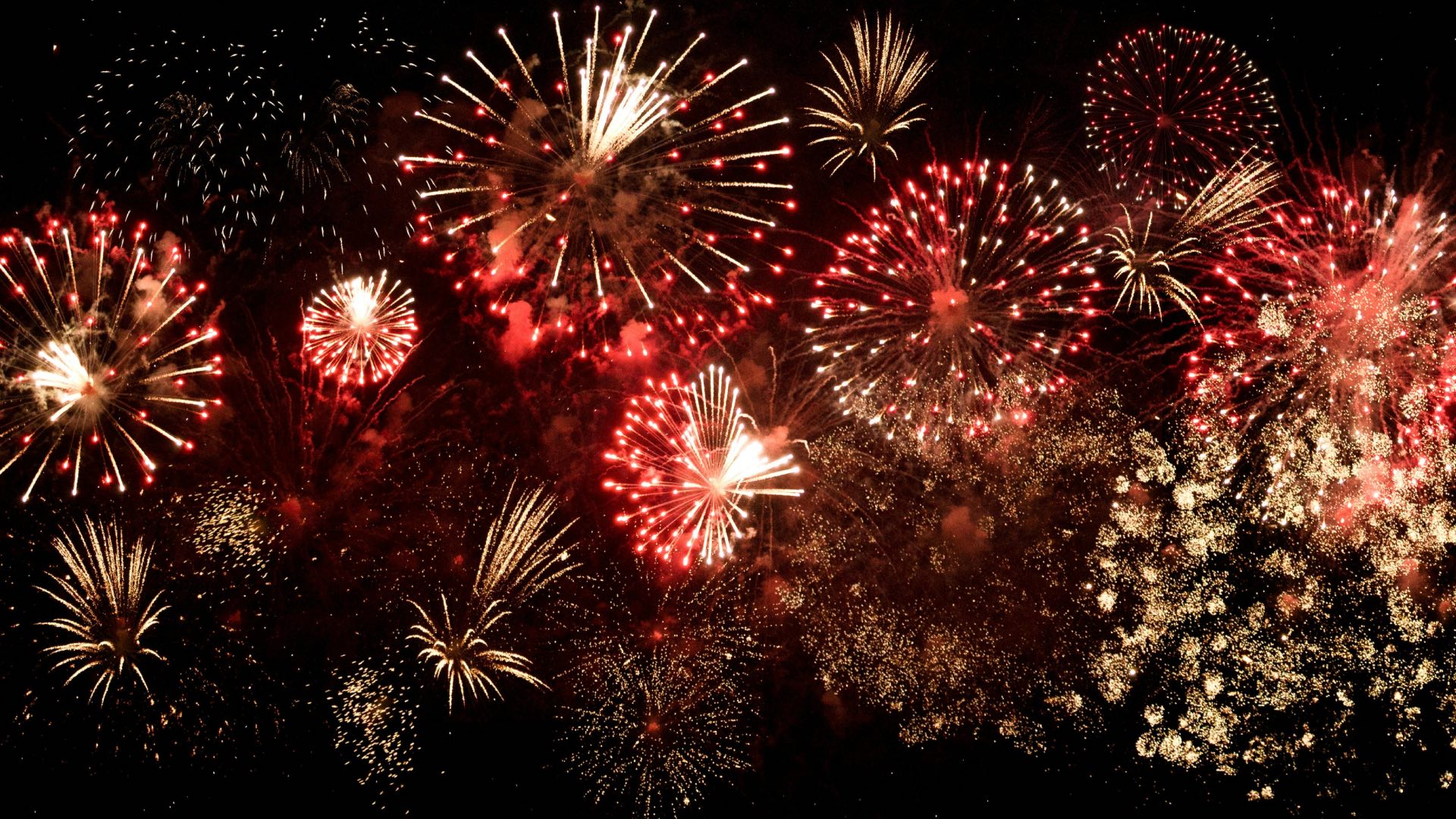 This extraordinary fireworks display in Japan is sparking reactions all ...