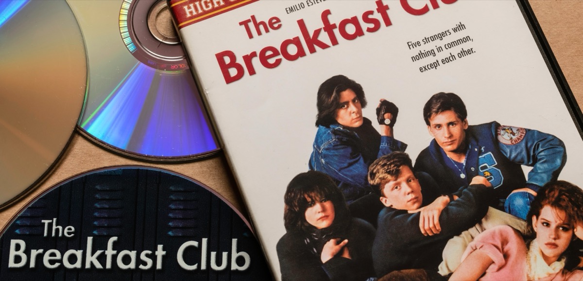 Kansas public library perfectly recreates iconic scenes from The ...