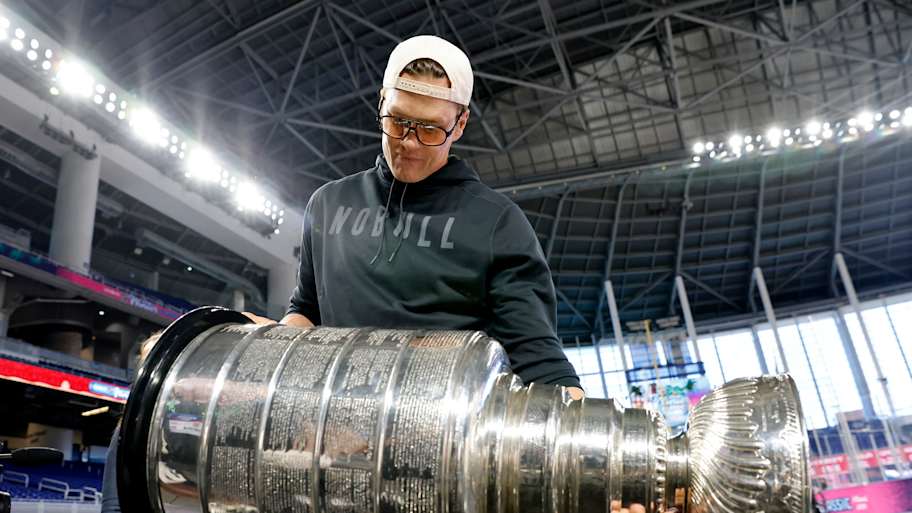 NY Islanders star rookie Matthew Schaefer signs on with Tom Brady ...
