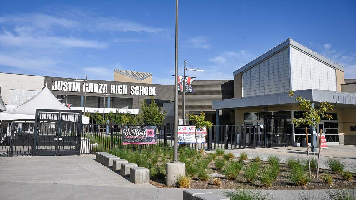 Fresno school district 'bullied' athletic director into resigning ...