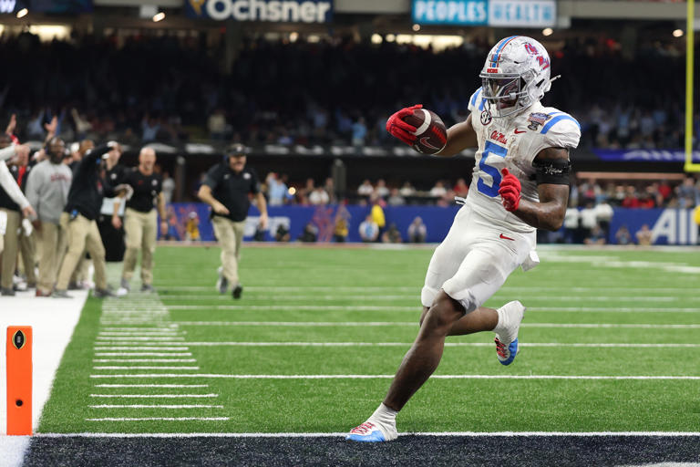 Kewan Lacy re-signing is another huge win for Pete Golding at Ole Miss