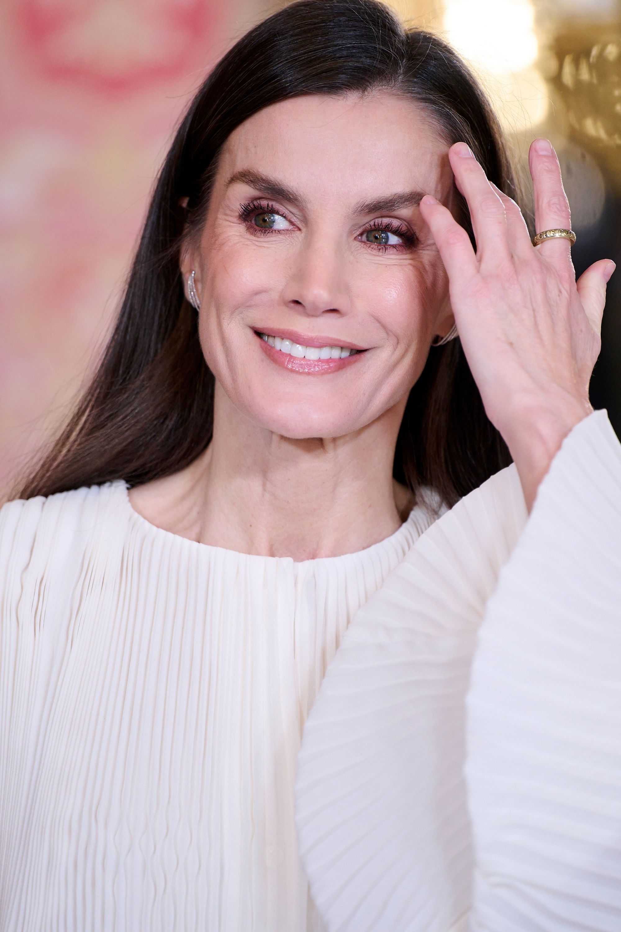 El color azul marino se combina de esta manera para un look elegante en ...