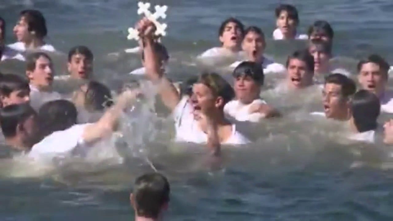 Tarpon Springs Epiphany Day cross retriever carries on family tradition ...