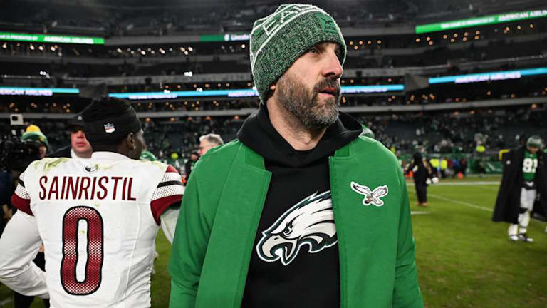 Legendary NFL coach says Eagles 'look better on paper' than banged-up 49ers