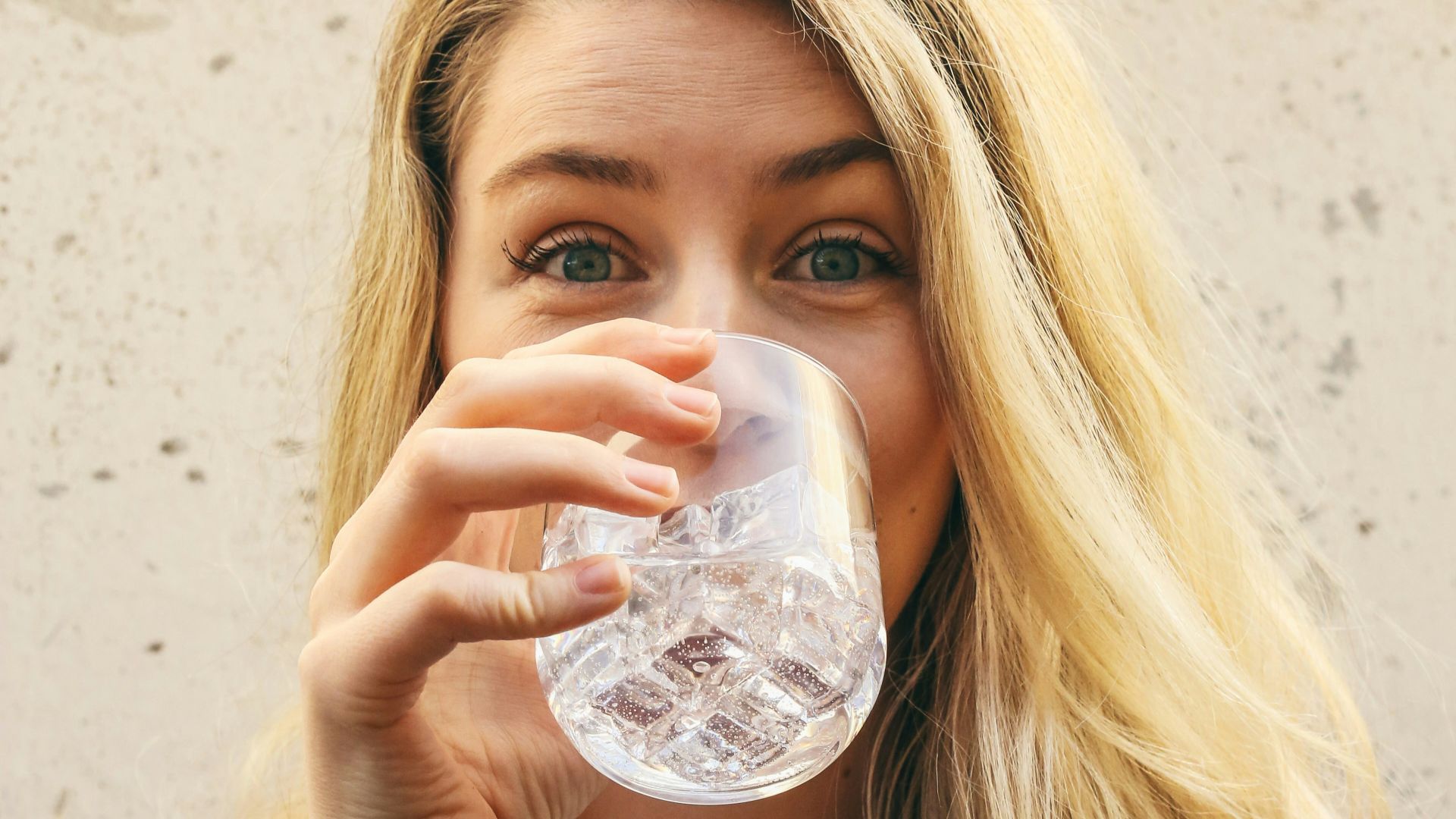 10 beverages that have the most sugar & 10 you can sip safely