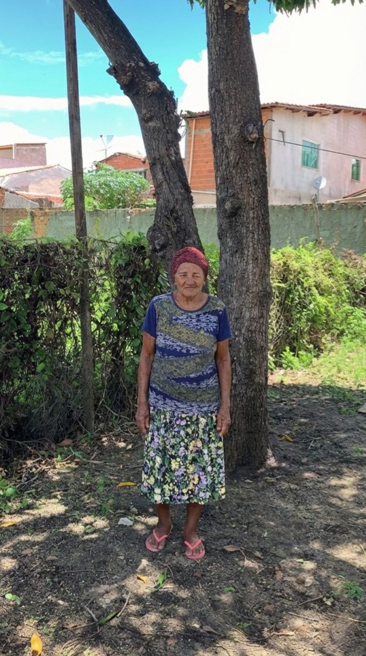 Chuvas causam inundação, alagam casas e provocam morte de idosa em Almenara