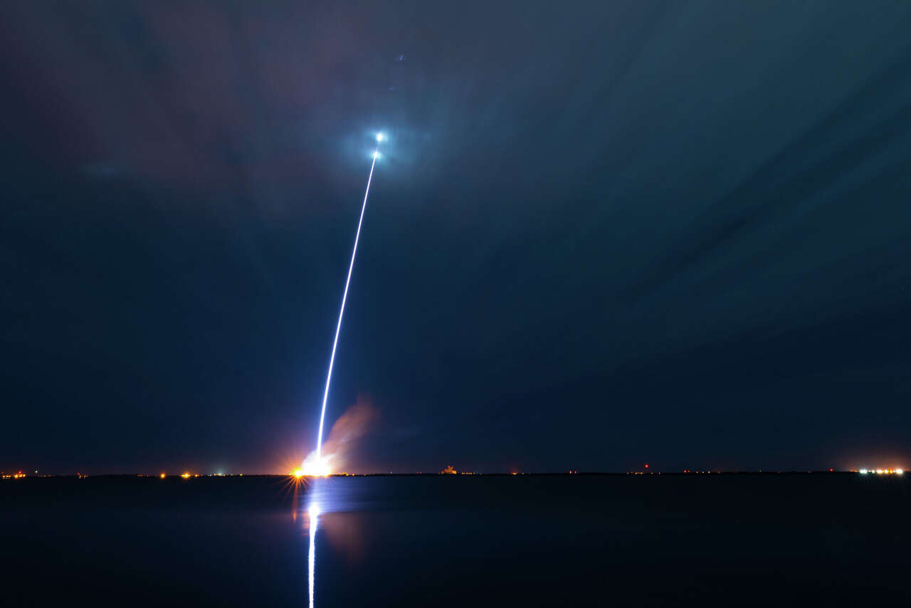 Elon Musk's SpaceX, Jeff Bezos' Blue Origin are likely competitors for ...
