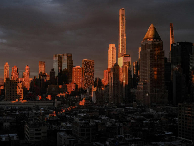 All-cash deals for NYC homes reached a record high in 2025