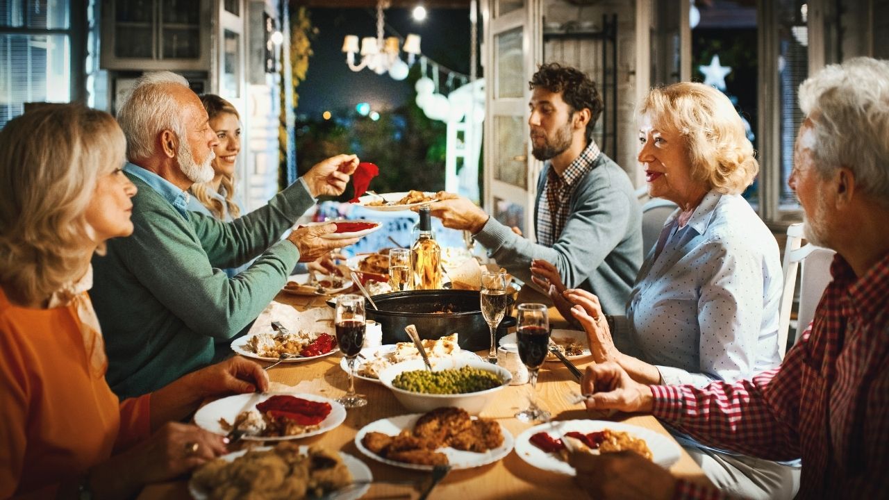 12 tasty reasons to bring back the family dinner table tonight