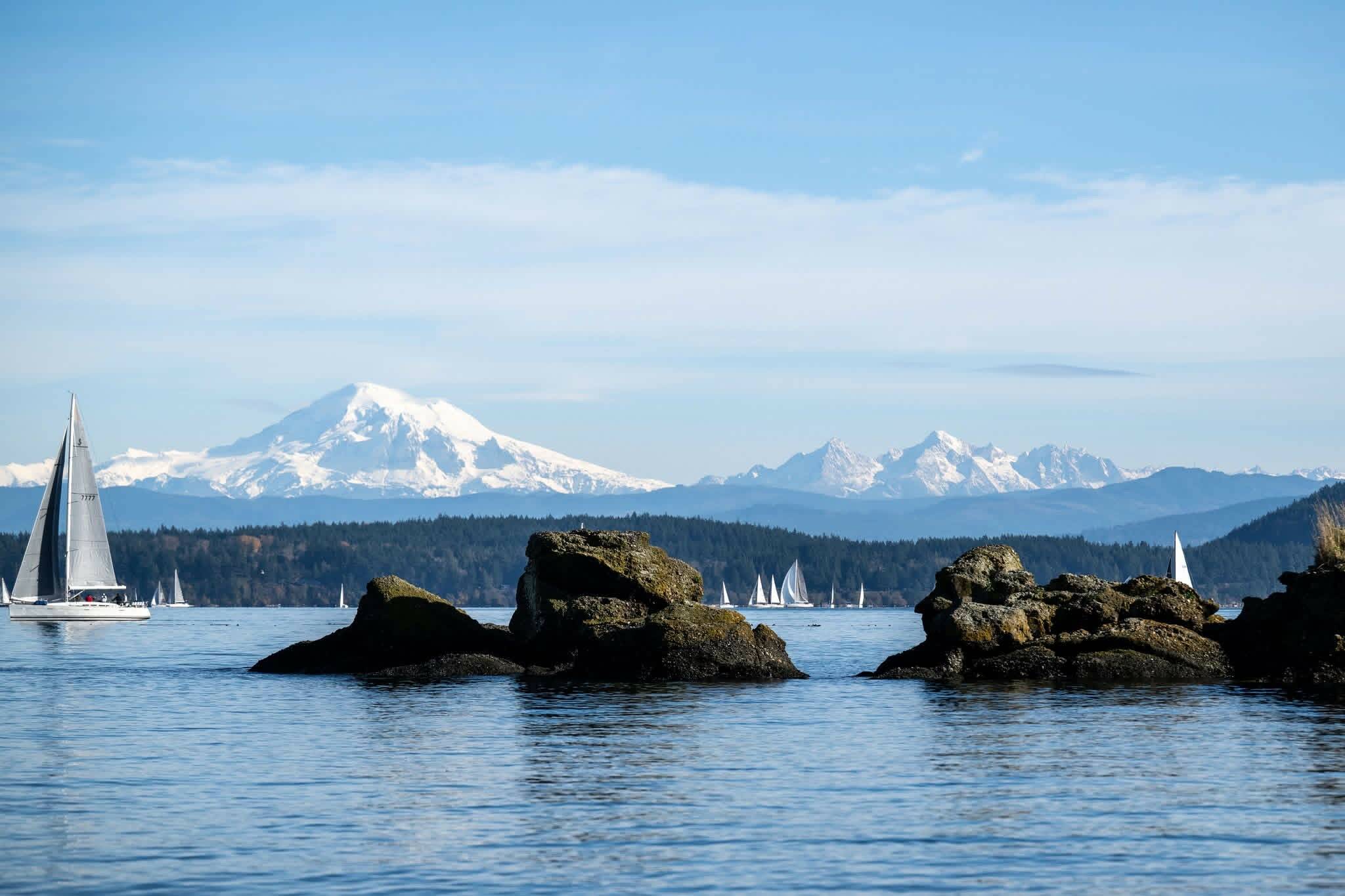 Little wind but lots of fun during Around the County Regatta