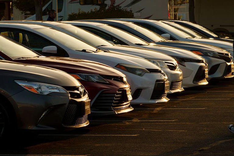 More car buyers than ever are taking on $1,000-plus payments