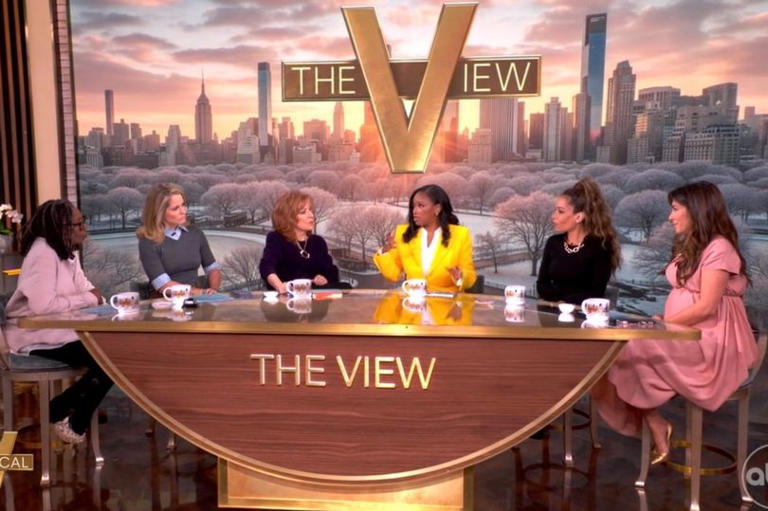 Congresswoman Jasmine Crockett hits back at JD Vance’s 'racist' street ...