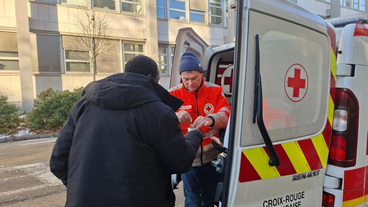 Reportage. « On passe voir comment les personnes vont » : avec le froid ...