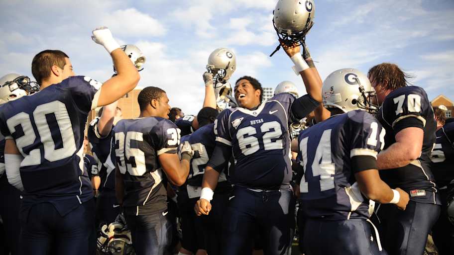 Arizona adds productive Georgetown linebacker Cooper Blomstrom