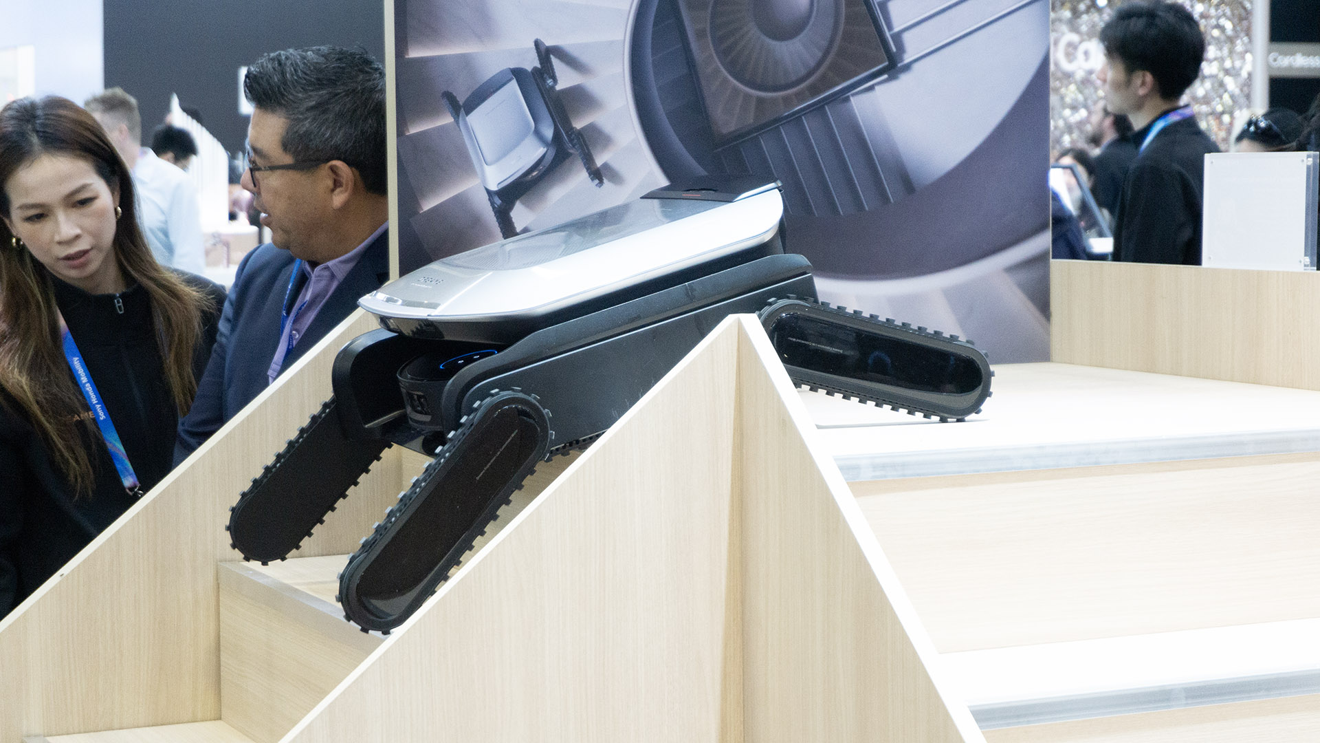 Dreame's latest robot vacuum concept has slightly terrifying legs that ...