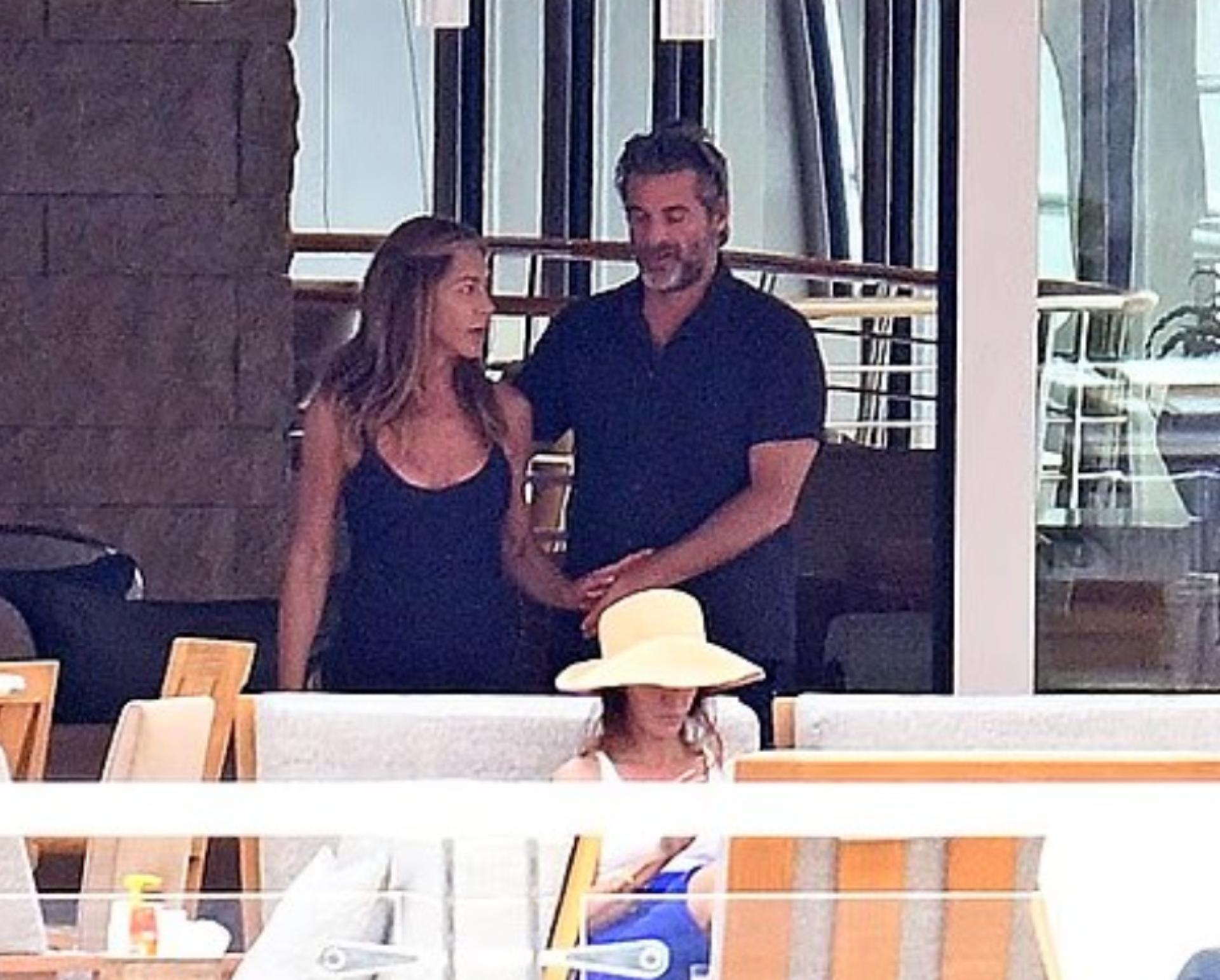 Friends describe Jennifer Aniston’s new boyfriend