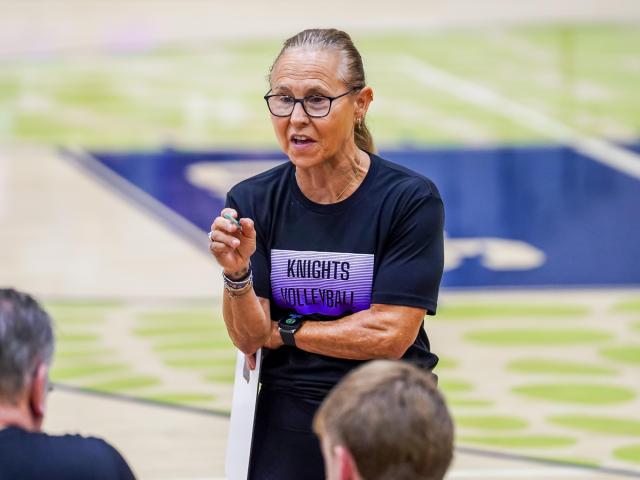 Defending champion Marvin Ridge volleyball hires coaching legend Zoe Bell