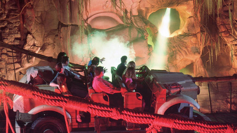 Another brawl at Disneyland, this time over Indiana Jones line cutting