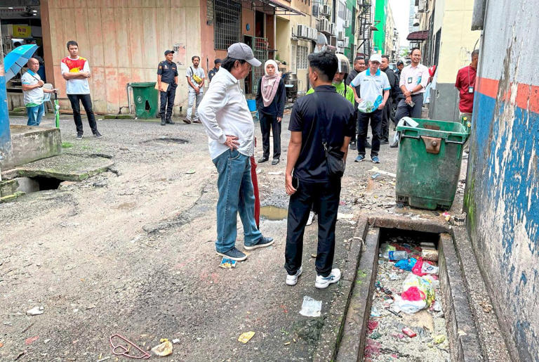 Kajang assemblyman fumes over rubbish in drains
