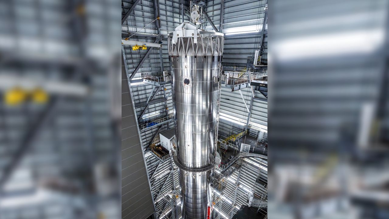 SpaceX stacks Super Heavy booster ahead of Starship megarocket's 12th ...