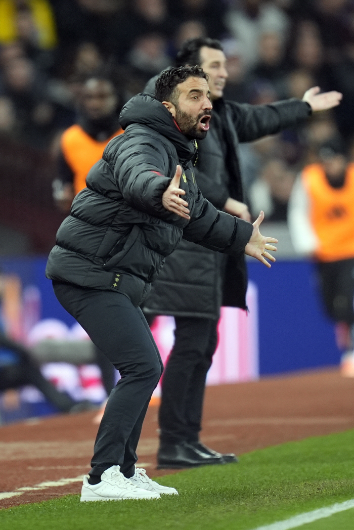 Here we go officially came out! Manchester United, which kicked out ...