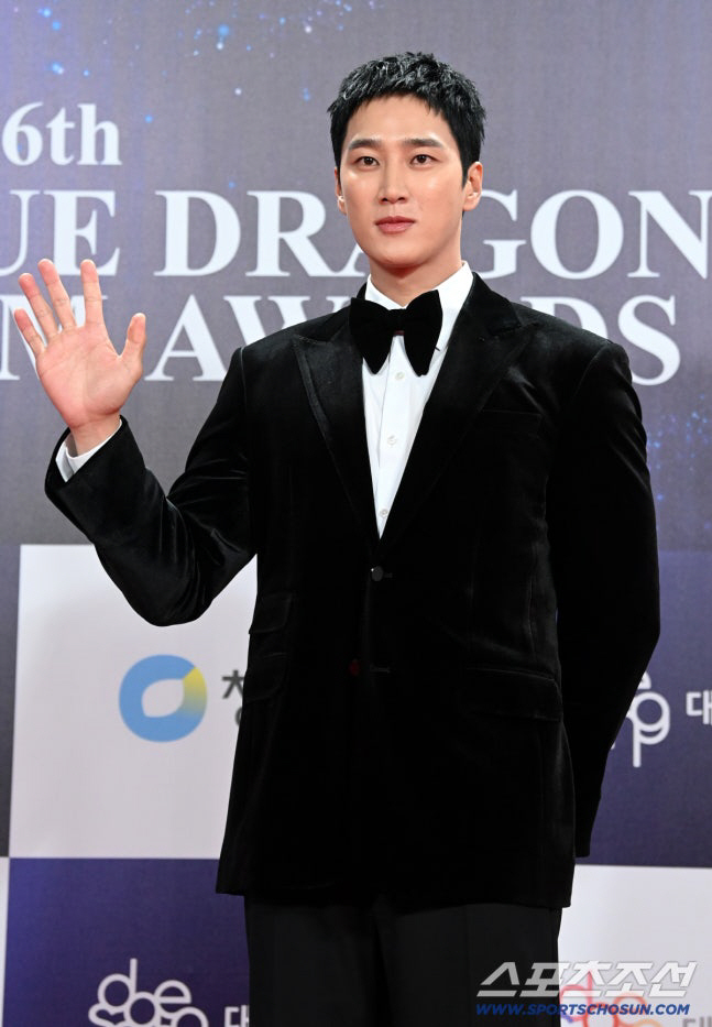 Ahn Bo-hyun, I'm uncomfortable with calling the actor, so I want the ...