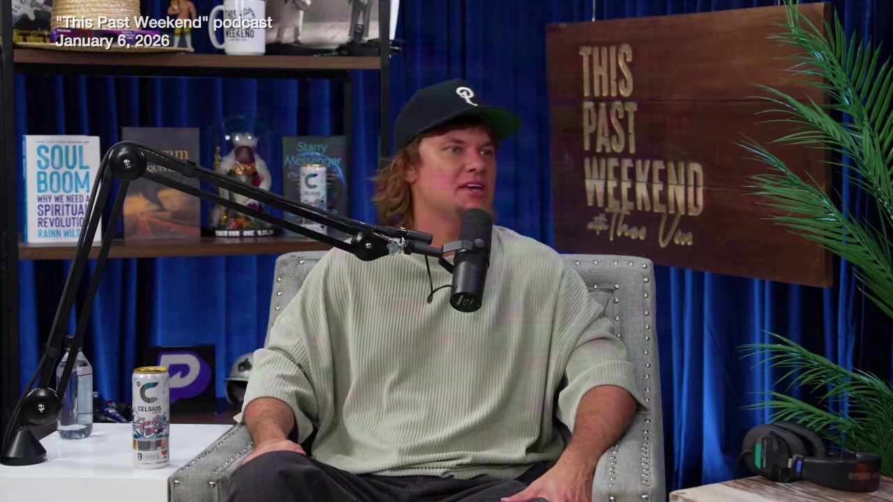 Comedians Theo Von and Dave Smith agree Trump faces midterm disaster if ...