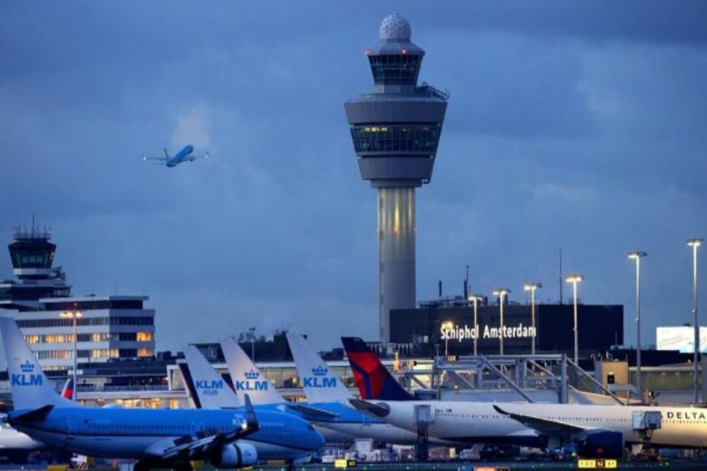Intempéries : plus de 400 vols annulés à l'aéroport d'Amsterdam-Schiphol